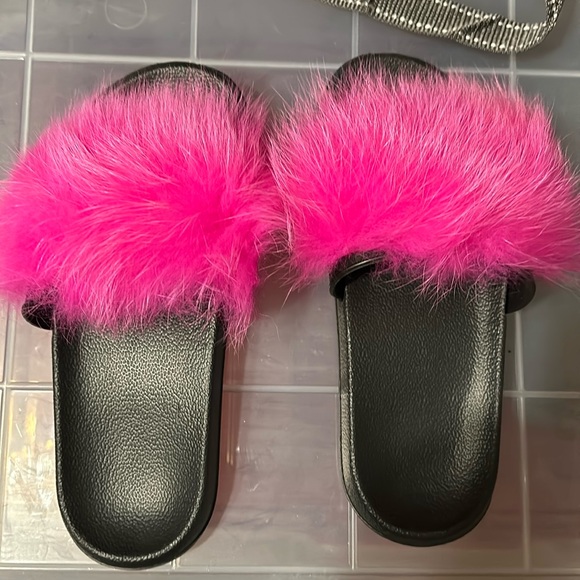 Source Unknown | Shoes | Pink Flurry Slides New 4243 Size I Can Wear ...